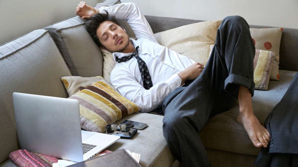 Faule Mitarbeiter: 8 Faulenzer-Typen – und was gegen sie hilft